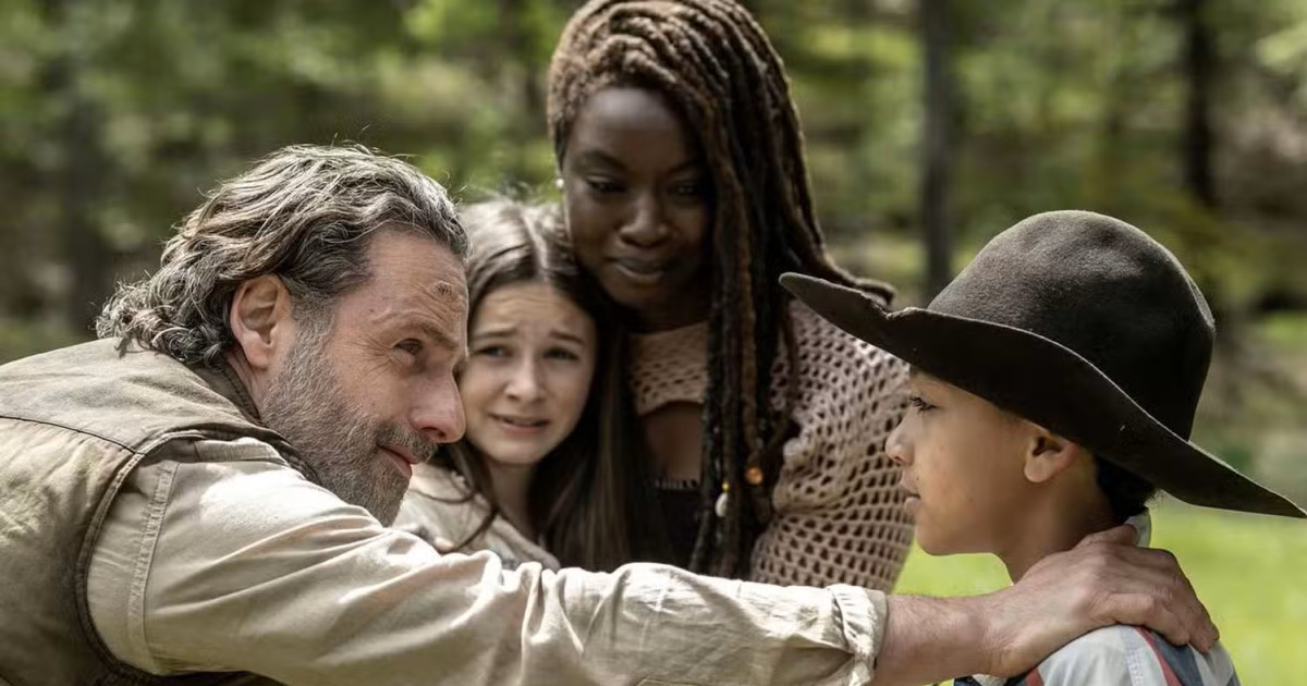 Andrew LincoIn Teases Rick Grimes’ Possible Return to The Walking Dead ...