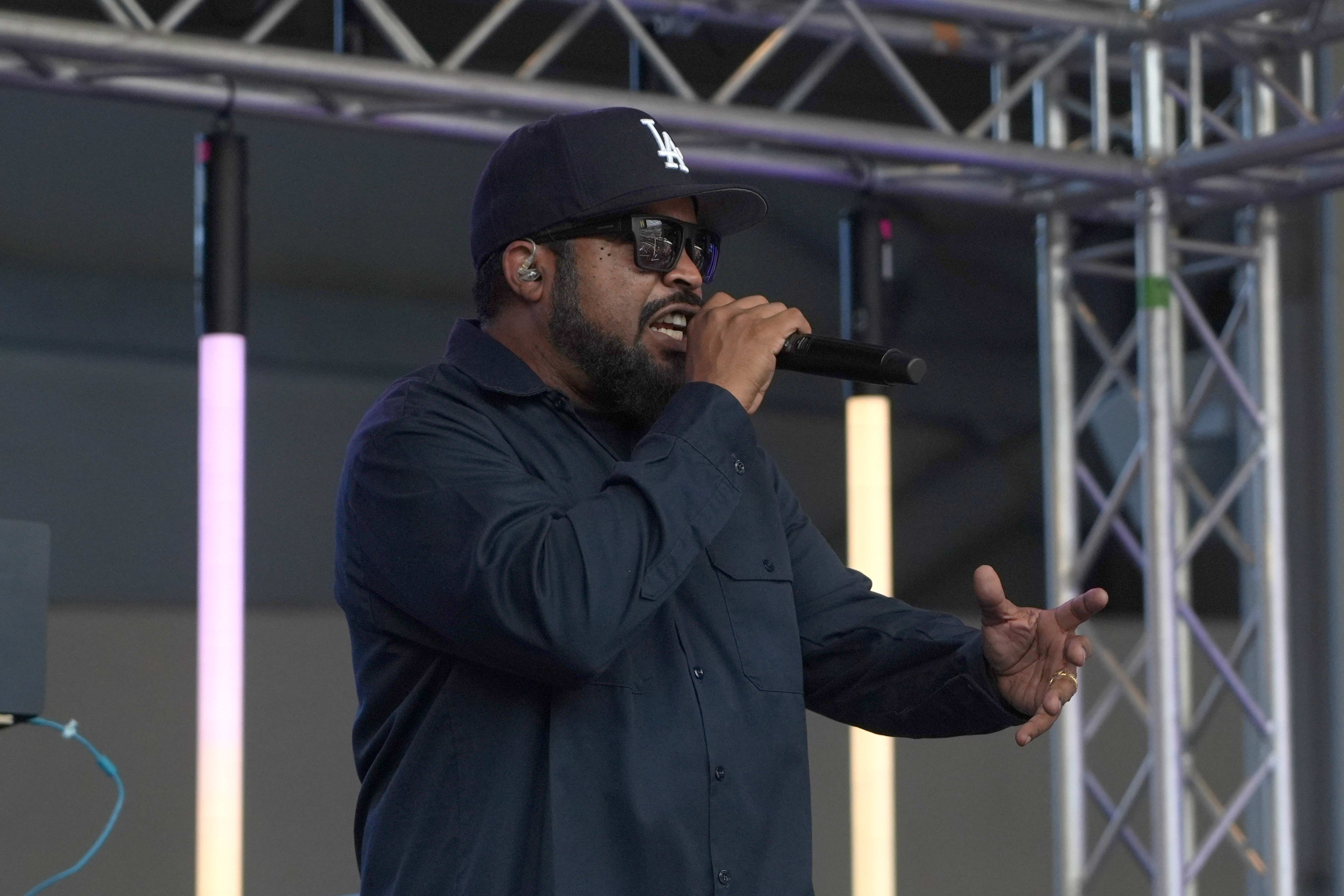 Ice Cube Speaks On War Of The Worlds: 'We Shot It In 15 Days' - TV Squad